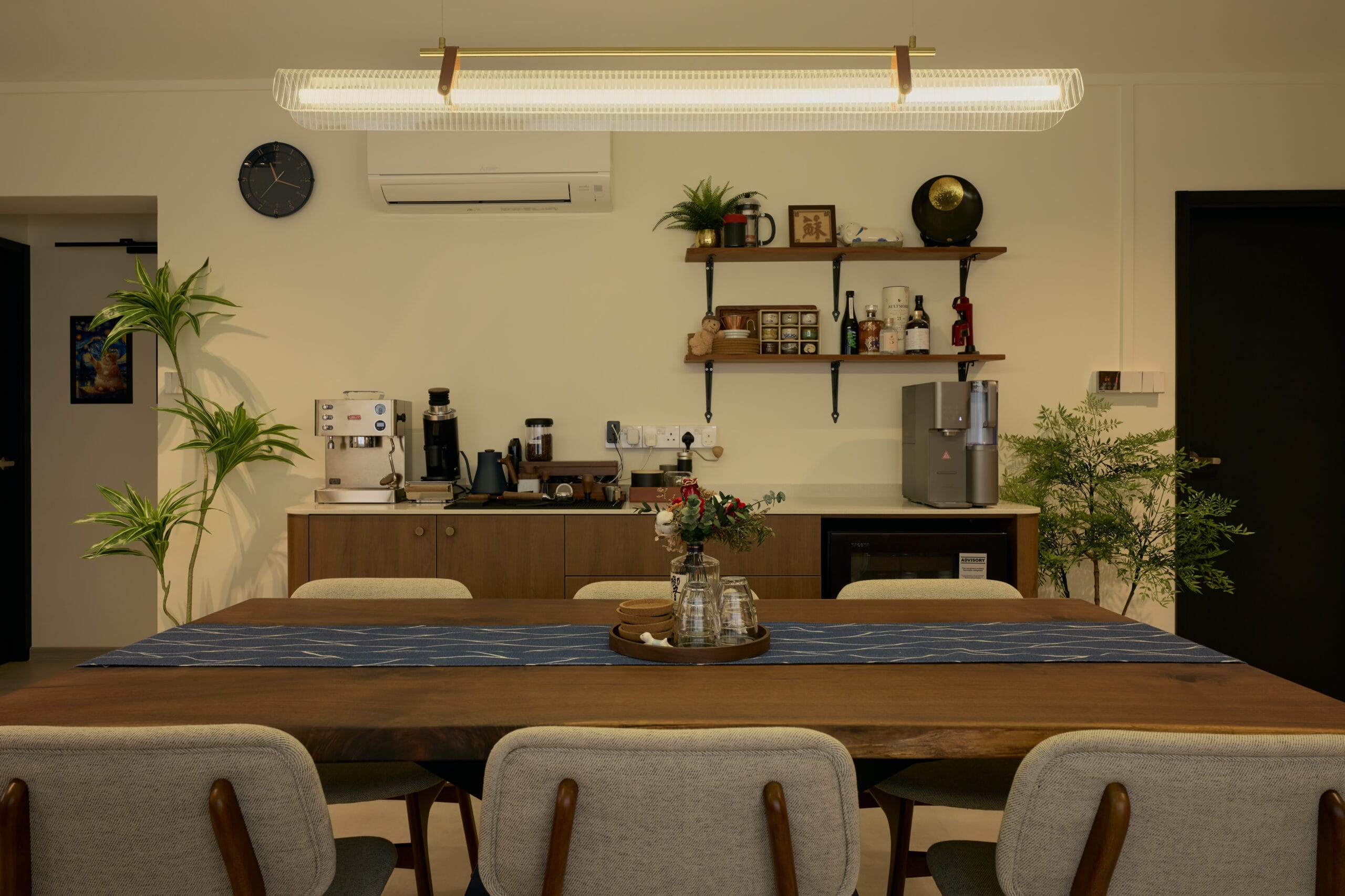 Mid-Century Modern Cafe | BuildBuilt Residential Project